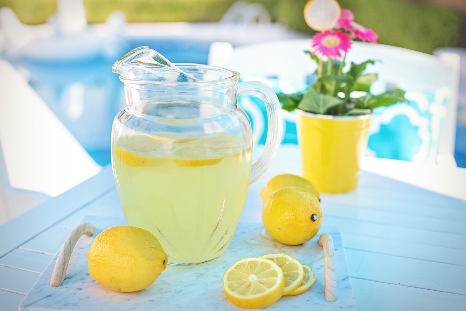 Cea mai simplă rețetă de limonadă cu mentă, fără zahăr