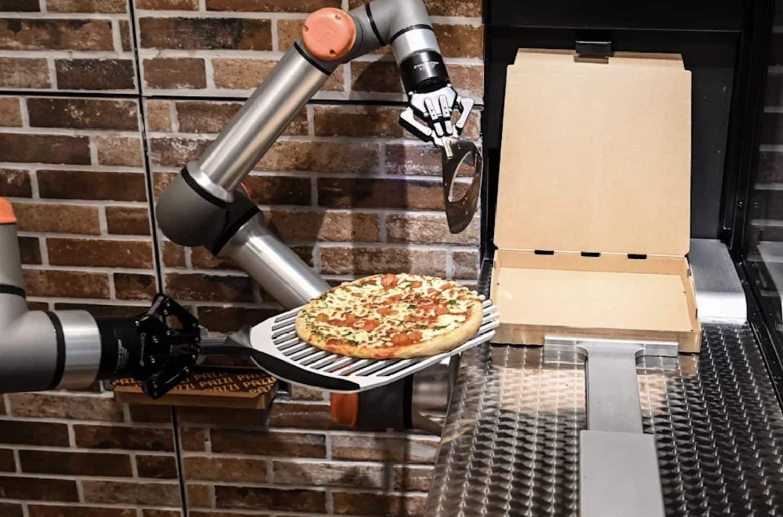 Roboți care servesc pizza non-stop